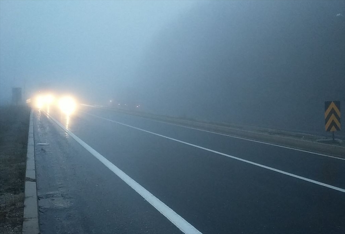 Bolu Dağı'nda sis ve yağmur etkili oluyor - Habervakti, son dakika ...