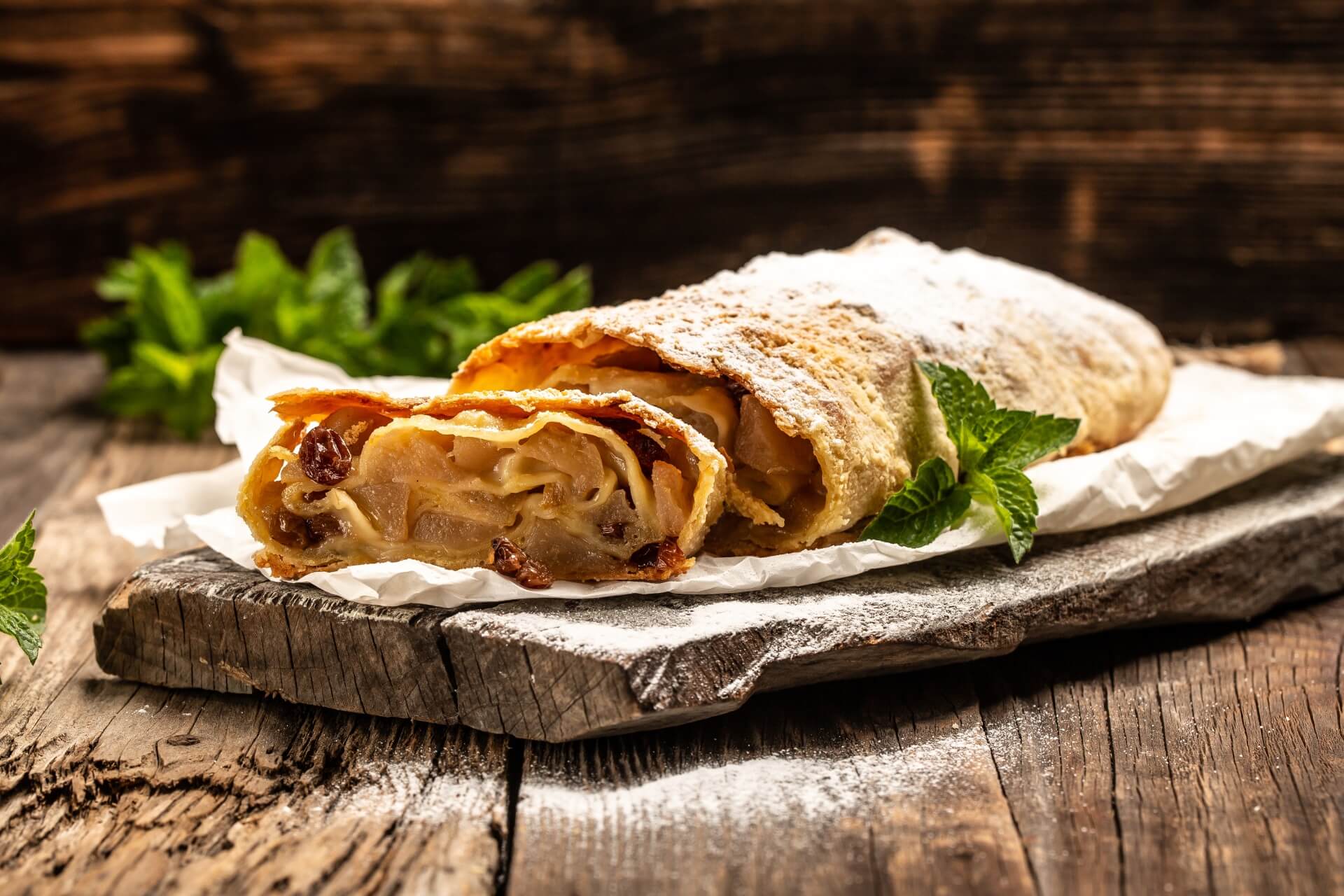 Apfelstrudel ( Elmalı Strudel ) tarifi, Apfelstrudel nasıl yapılır ...